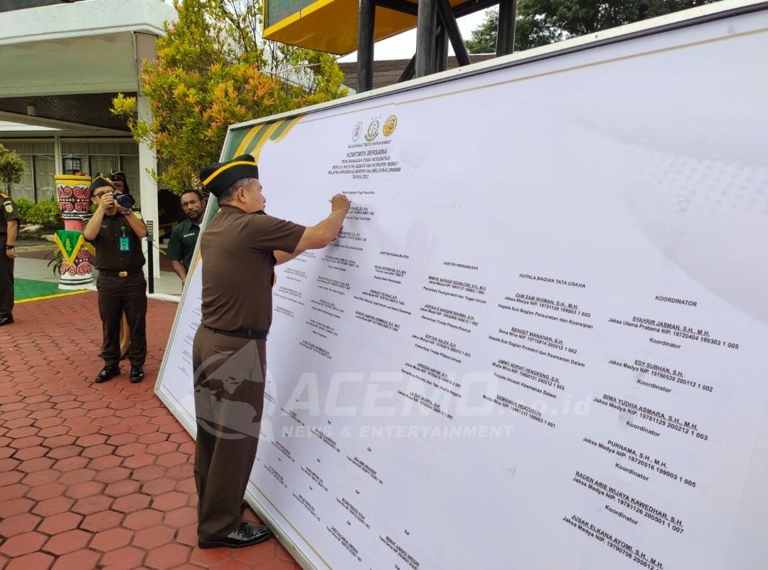 Kajati Papua Barat Canangkan Pakta Integritas WBK dan WBBM Tahun 2023